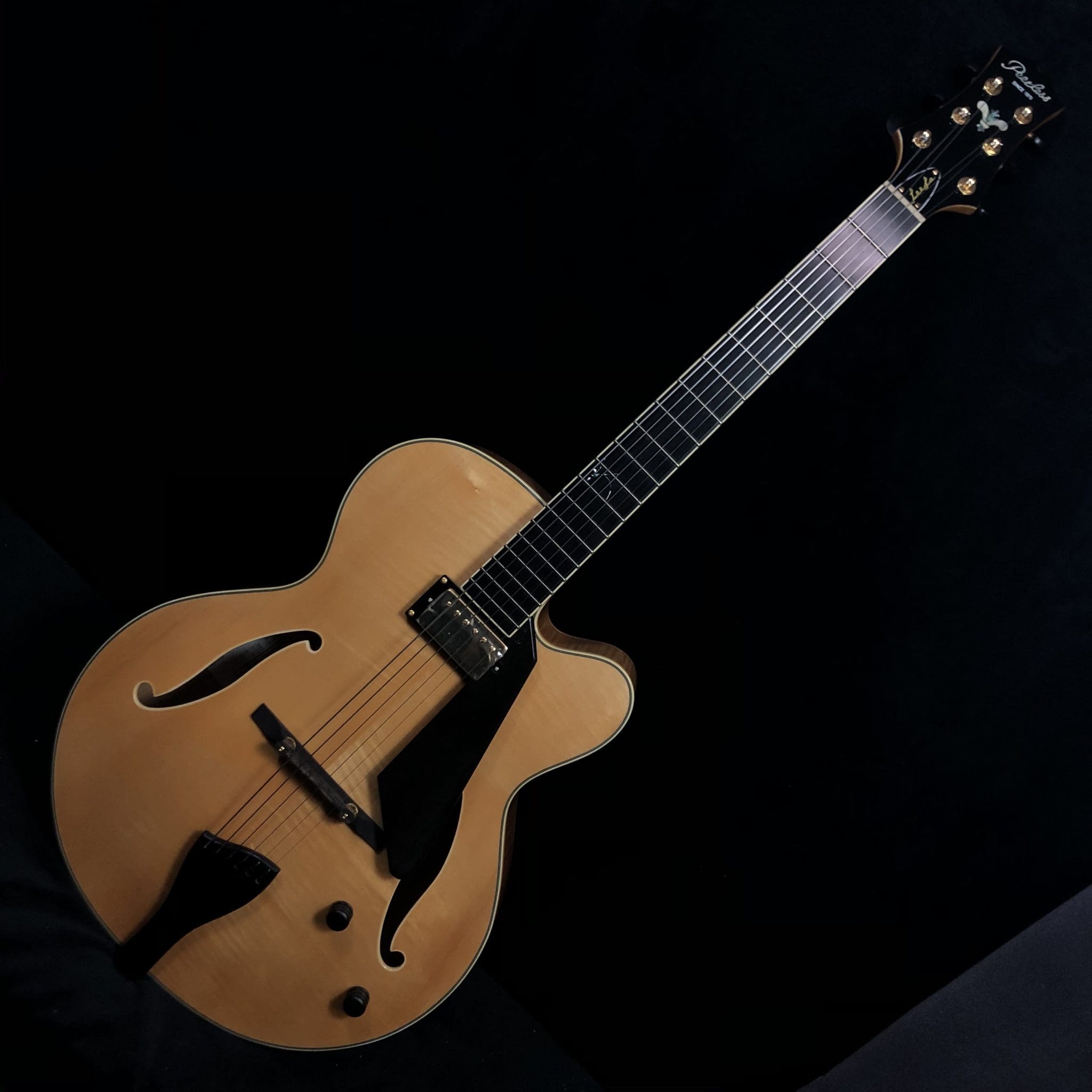 Peerless Leela 16″ Archtop Electric Guitar #3018256 w case -SOLD ...