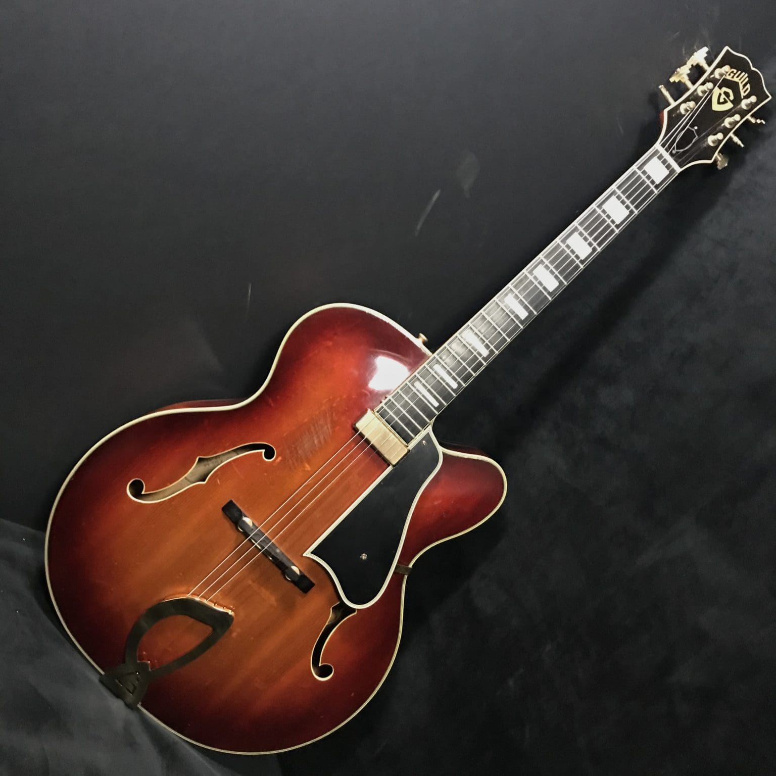 Guild A 350 Vintage Sunburst Archtop Guitar with original case 1968 ...