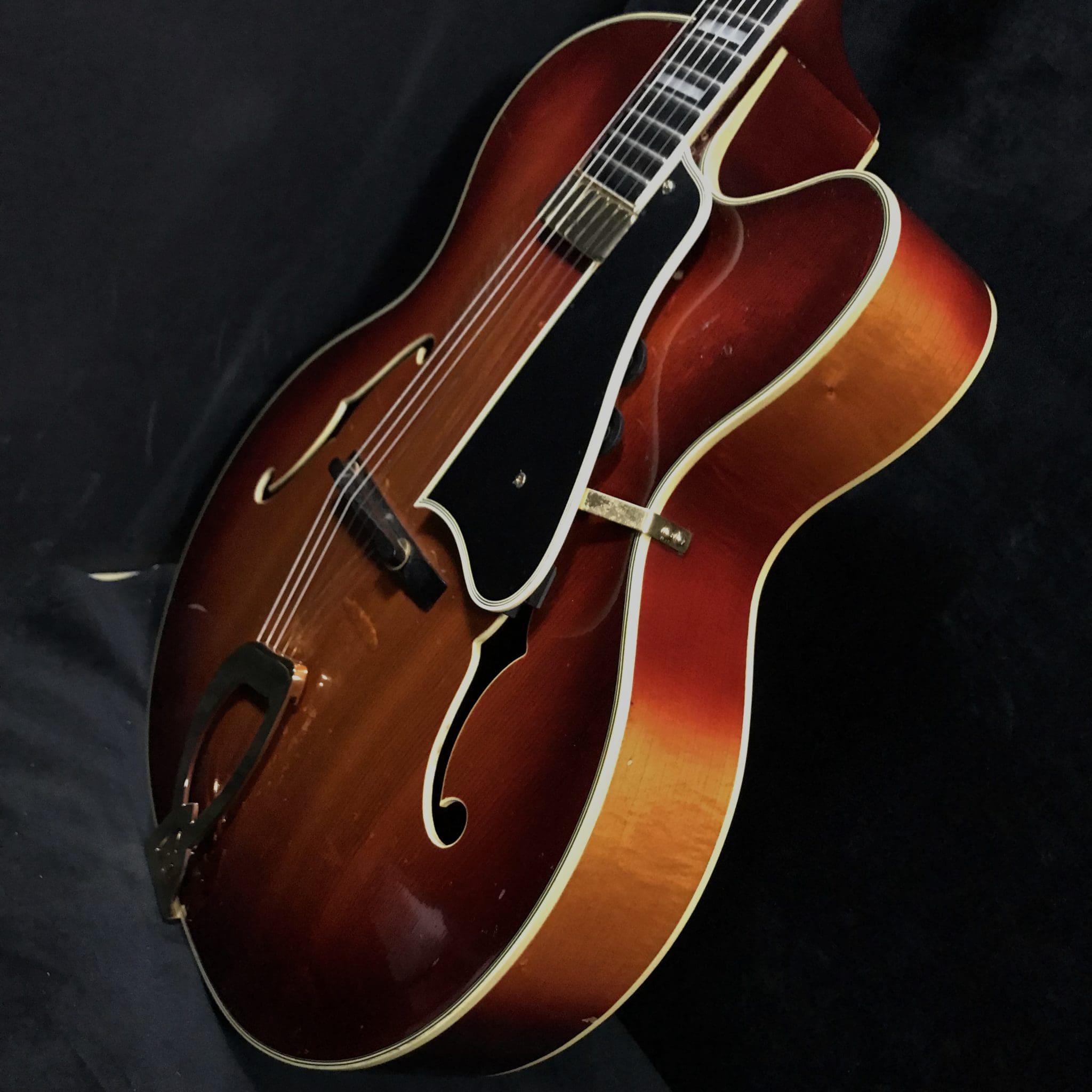 Guild A 350 Vintage Sunburst Archtop Guitar with original case 1968 ...