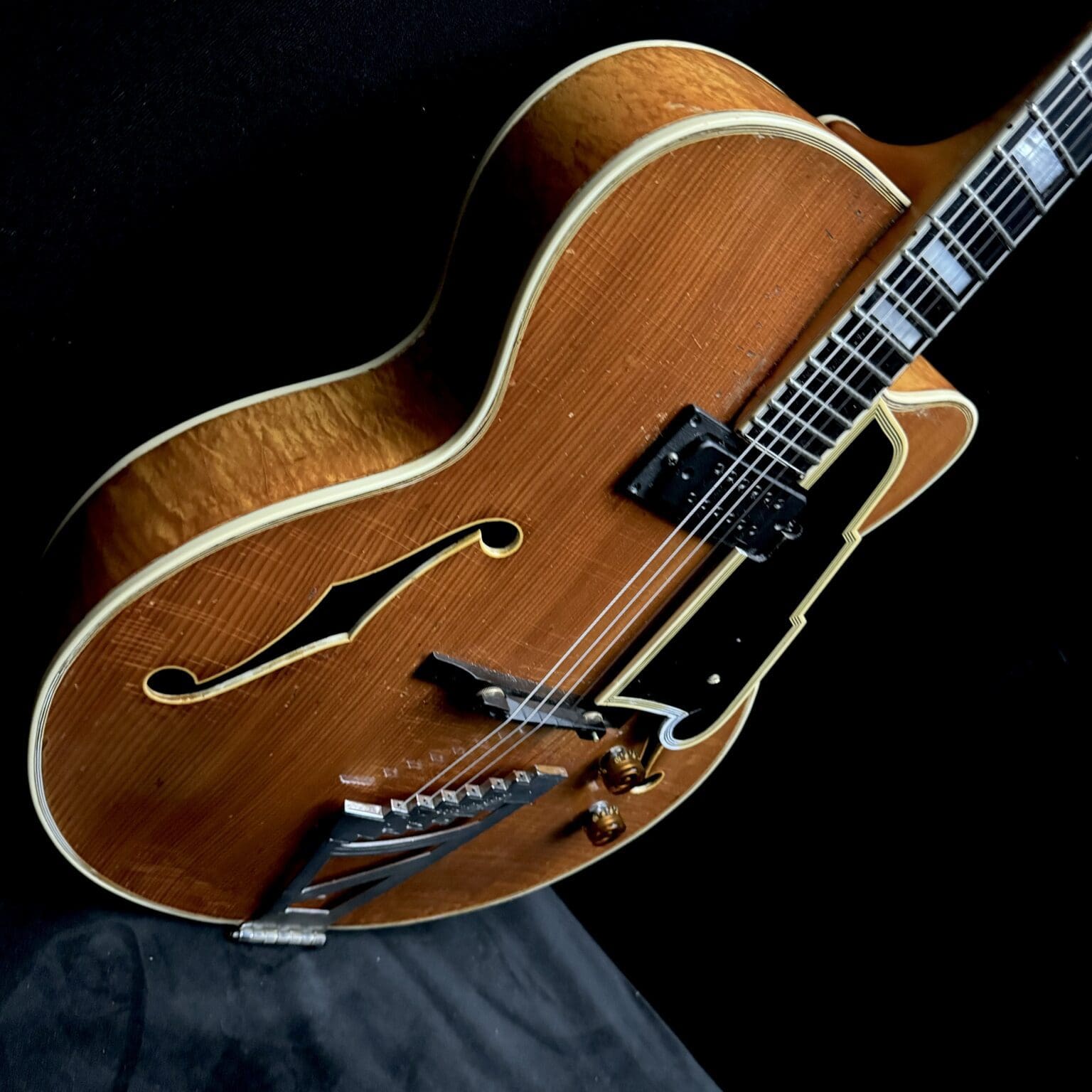 John D’Angelico 1954 RARE all original EXCEL Cutaway Blonde carved ...