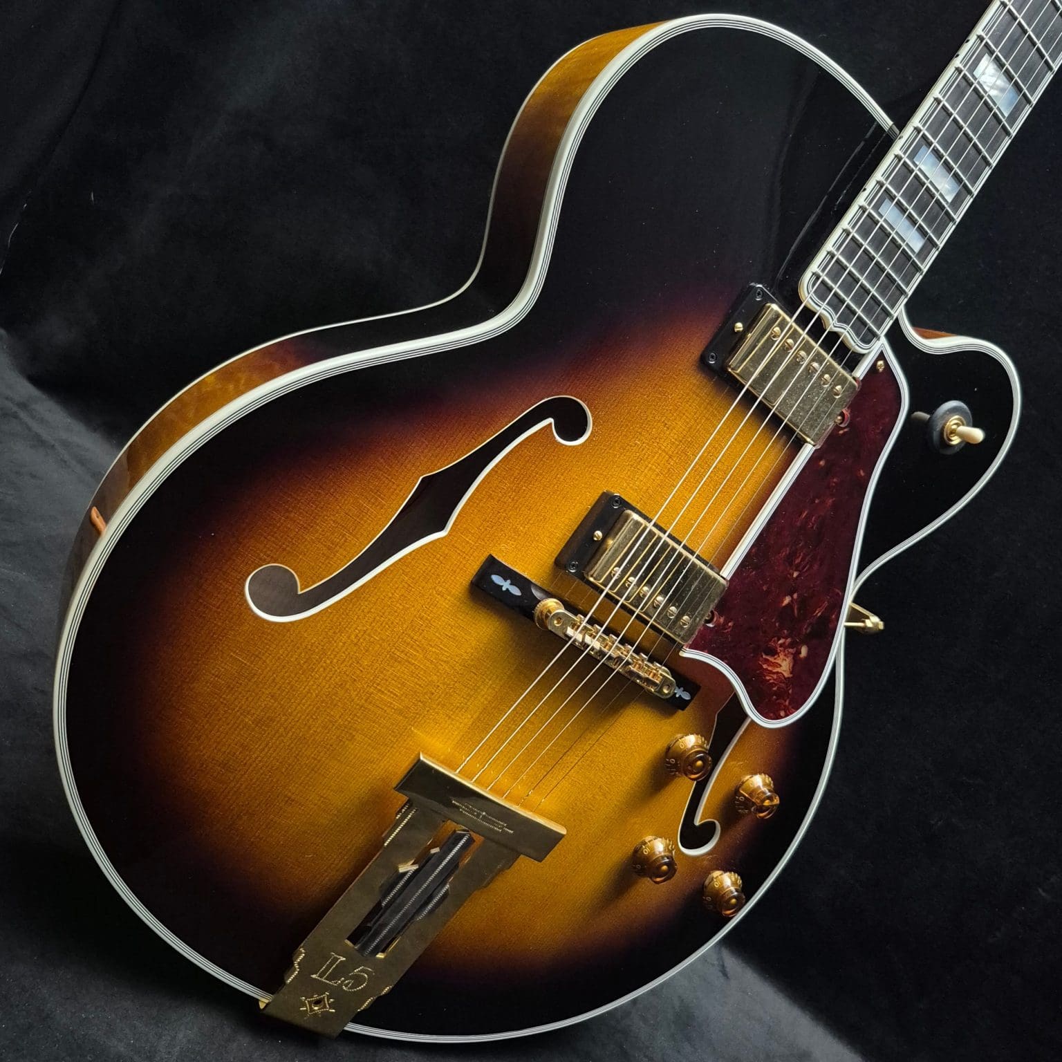 Archtop Guitars — Guitars 'n Jazz